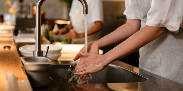 How to Implement Effective Handwashing Practices | Restaurant Technologies